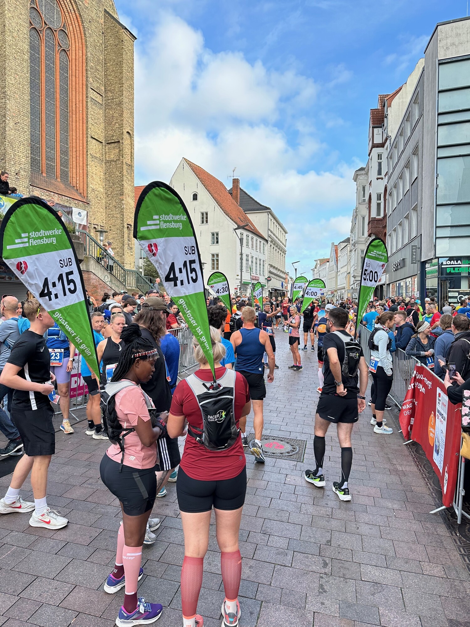 What’s It like to Be an Official Pacer at a Marathon Race?